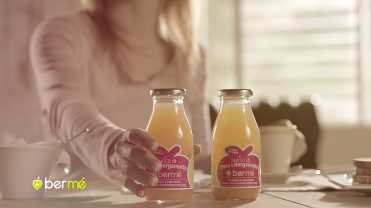 Bermé arriva in tv e sul web con la campagna di AmikAj