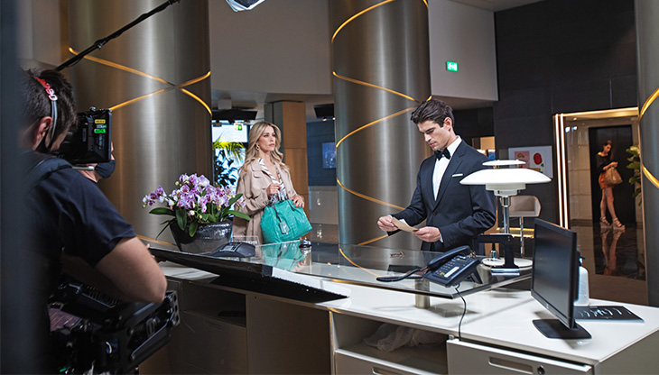Elena Santarelli nel nuovo spot Manila Grace 'Make your choice' | Engage